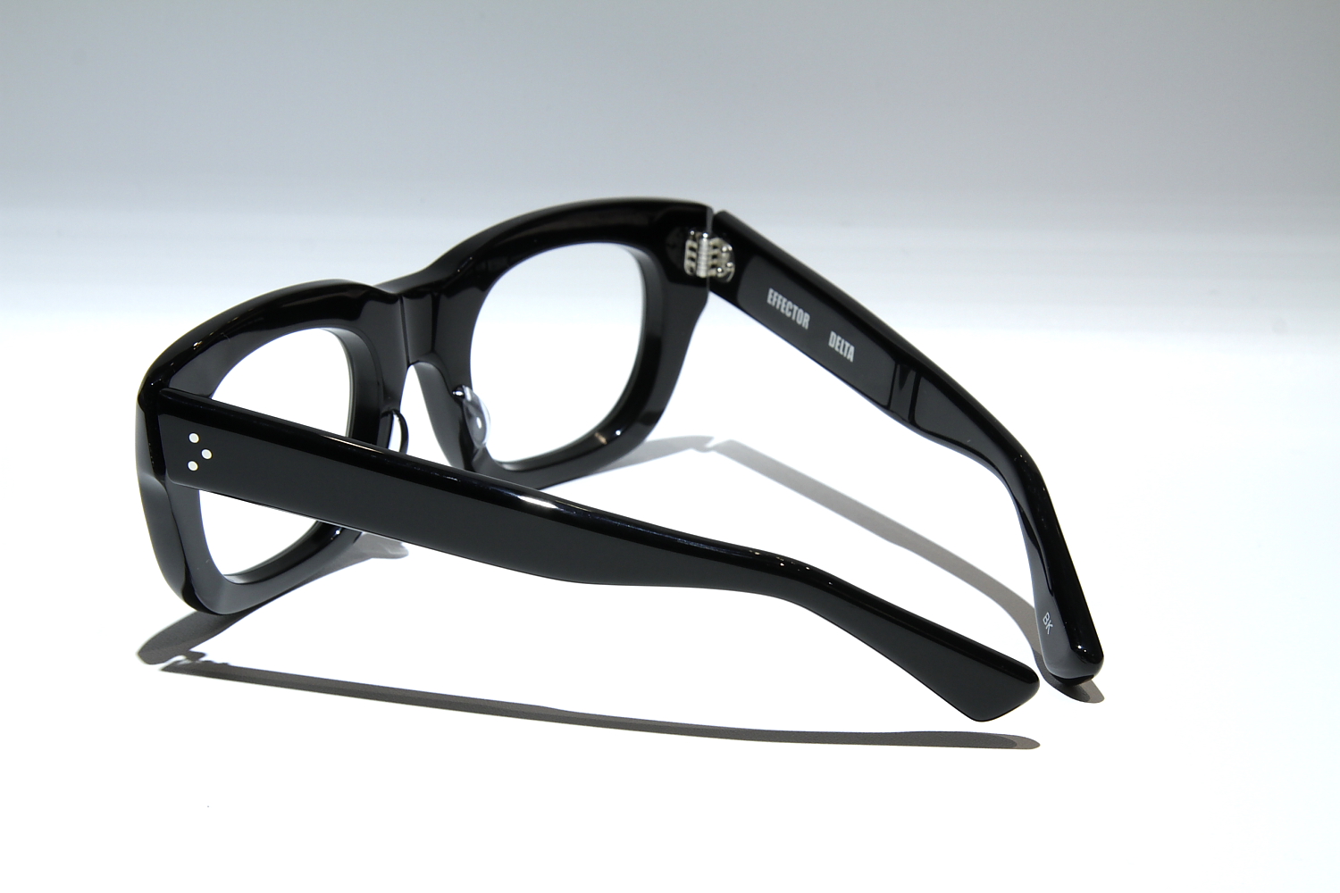 久し振りの入荷EFFECTOR “DELTA” | 札幌ブランドメガネセレクトショップ