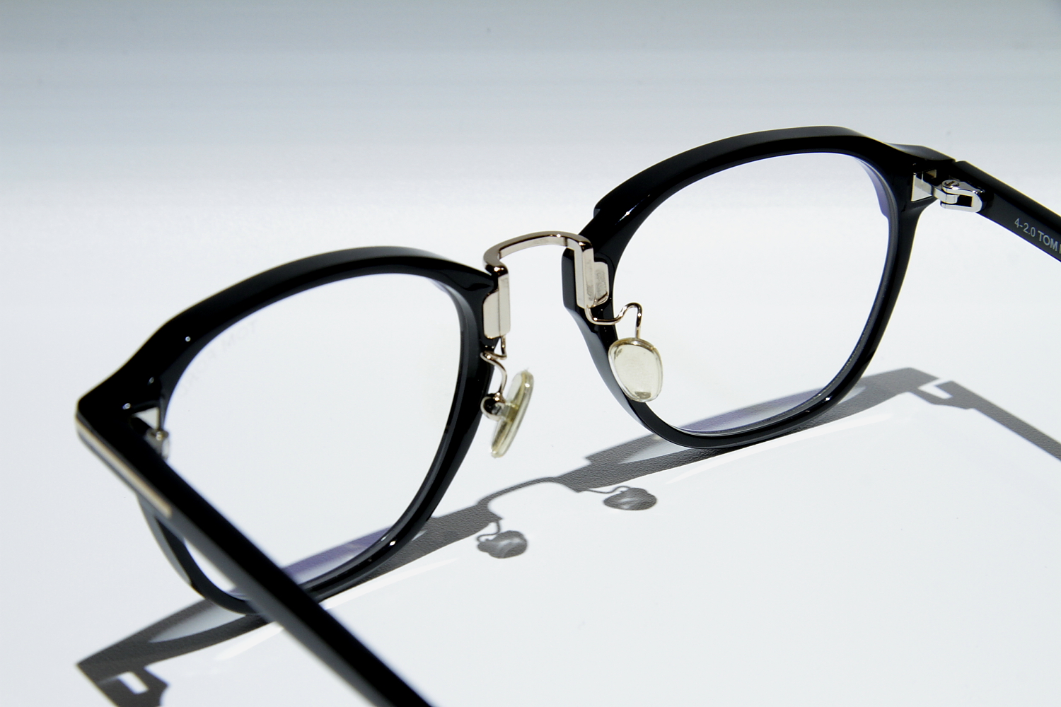 TOM FORD 新作 TF5727-D-B | 札幌ブランドメガネセレクトショップ